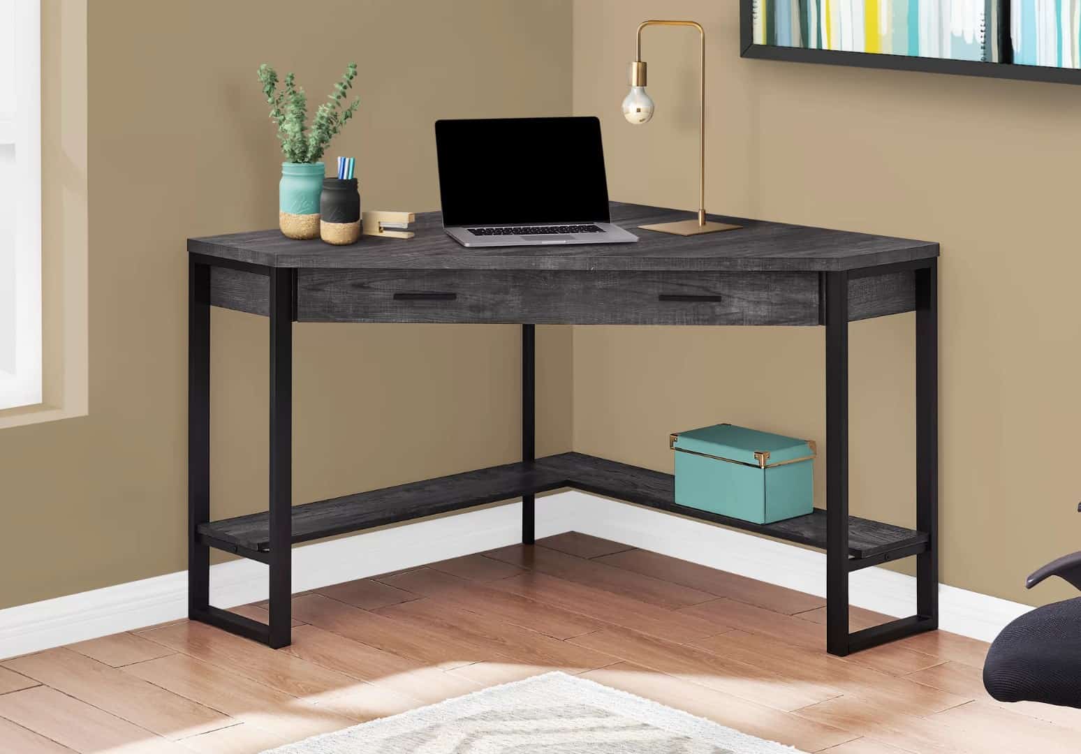 How to Find the Best Desk That Is Ergonomic And Durable - Finally Furnished